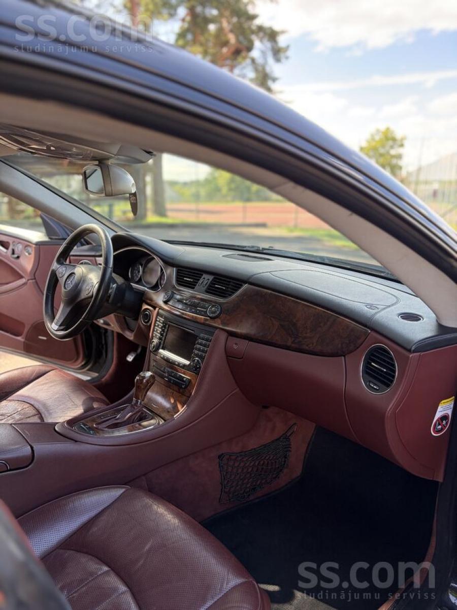 Melns Mercedes-Benz CLS 320 2005 Jēkabpils, ar dzinēja tilpumu 3.00 L un nobraukumu 425 tūkst. km par 5850 €, foto 19 vietnē AUTOMOTO.COM.LV