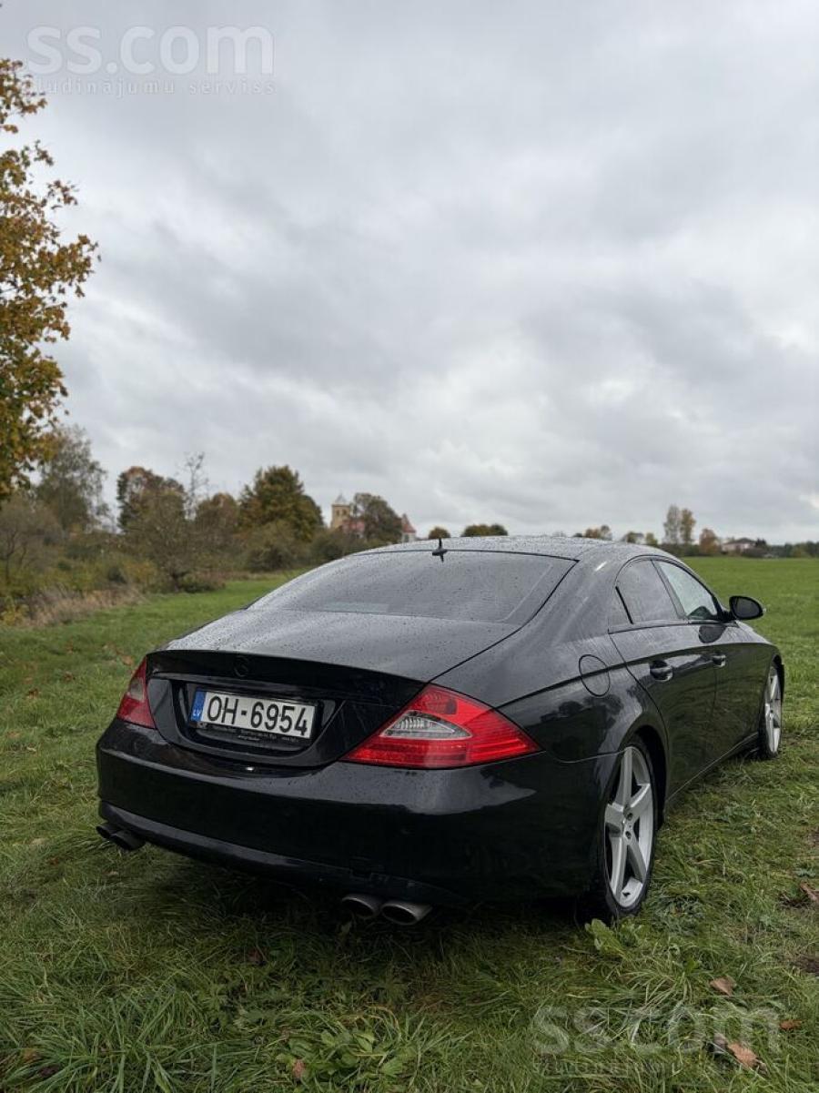 Melns Mercedes-Benz CLS 320 2005 Jēkabpils, ar dzinēja tilpumu 3.00 L un nobraukumu 425 tūkst. km par 5750 €, foto 4 vietnē AUTOMOTO.COM.LV