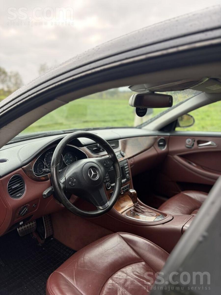 Melns Mercedes-Benz CLS 320 2005 Jēkabpils, ar dzinēja tilpumu 3.00 L un nobraukumu 425 tūkst. km par 5750 €, foto 6 vietnē AUTOMOTO.COM.LV