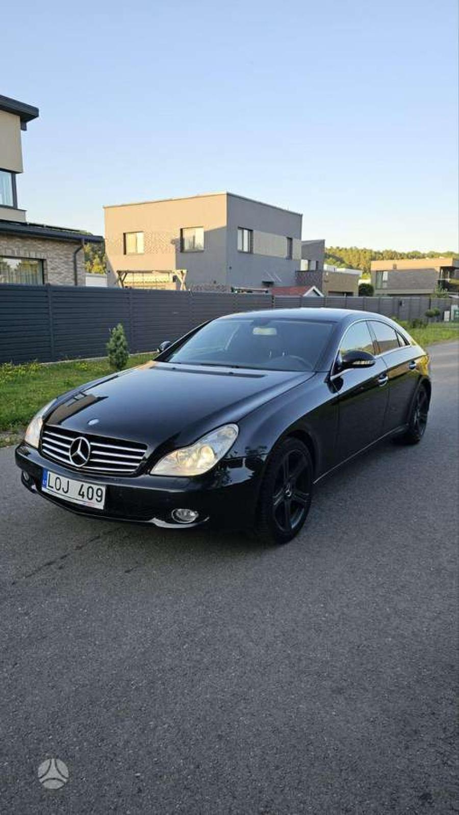 Melns Mercedes-Benz CLS 320 2006 Kauņa, ar dzinēja tilpumu 2.99 L un nobraukumu 276 tūkst. km par 2950 €, foto 1 vietnē AUTOMOTO.COM.LV