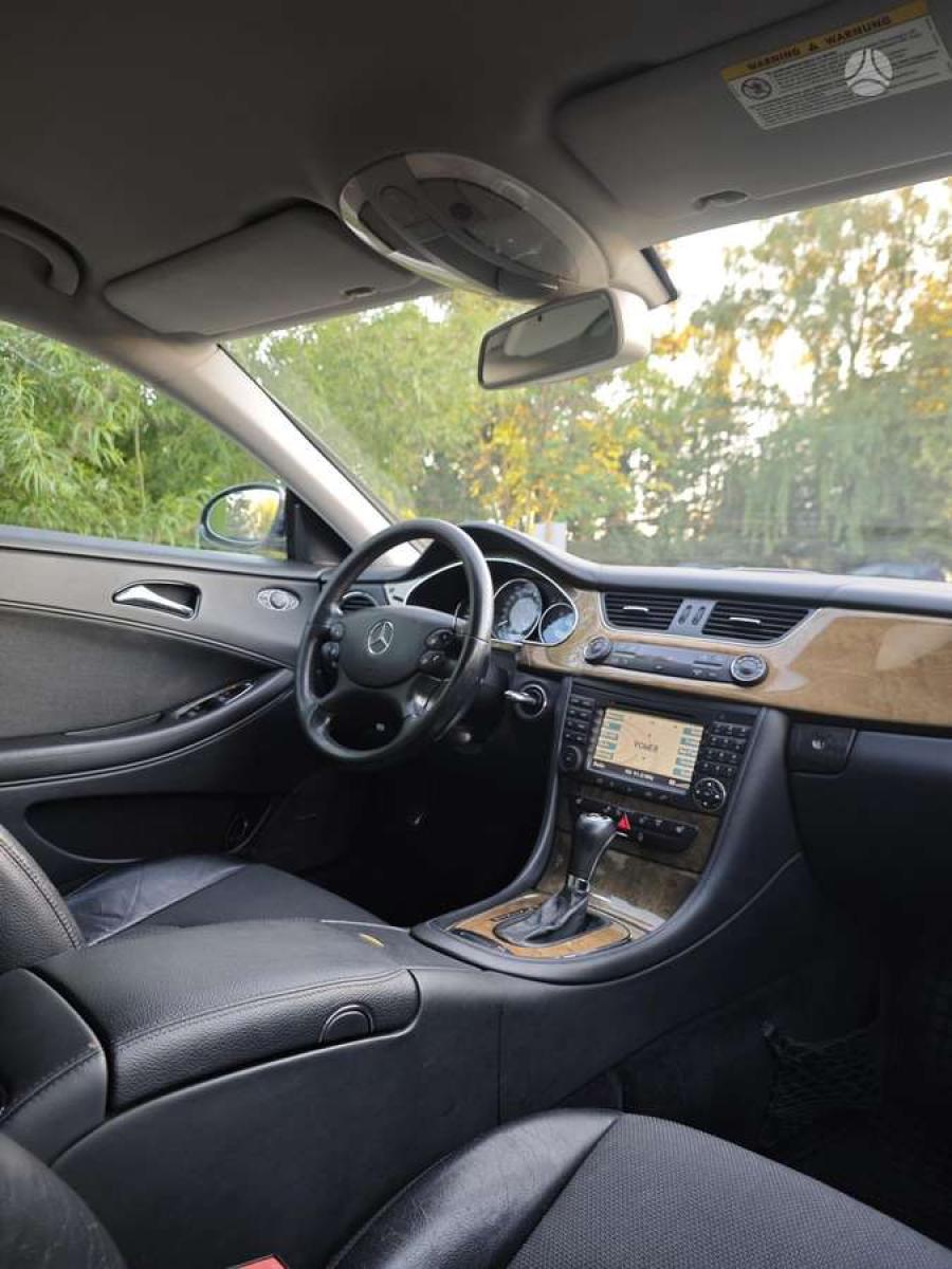 Melns Mercedes-Benz CLS 320 2006 Kauņa, ar dzinēja tilpumu 2.99 L un nobraukumu 276 tūkst. km par 2950 €, foto 11 vietnē AUTOMOTO.COM.LV
