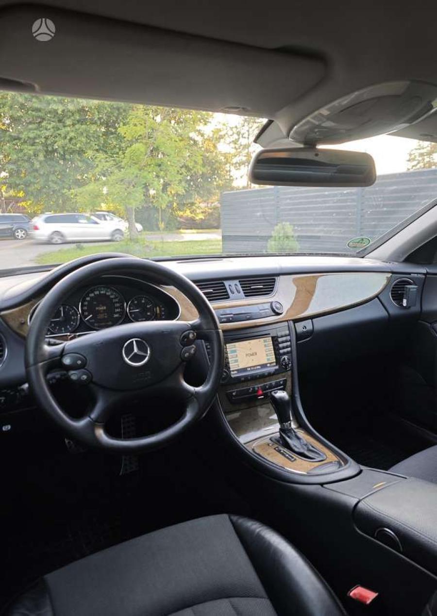 Melns Mercedes-Benz CLS 320 2006 Kauņa, ar dzinēja tilpumu 2.99 L un nobraukumu 276 tūkst. km par 2950 €, foto 12 vietnē AUTOMOTO.COM.LV