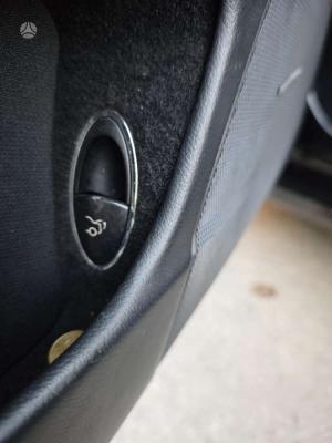 Melns Mercedes-Benz CLS 320 2006 Kauņa, ar dzinēja tilpumu 2.99 L un nobraukumu 276 tūkst. km par 2950 €, foto 14 vietnē AUTOMOTO.COM.LV