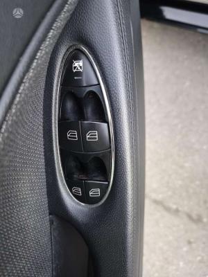 Melns Mercedes-Benz CLS 320 2006 Kauņa, ar dzinēja tilpumu 2.99 L un nobraukumu 276 tūkst. km par 2950 €, foto 17 vietnē AUTOMOTO.COM.LV
