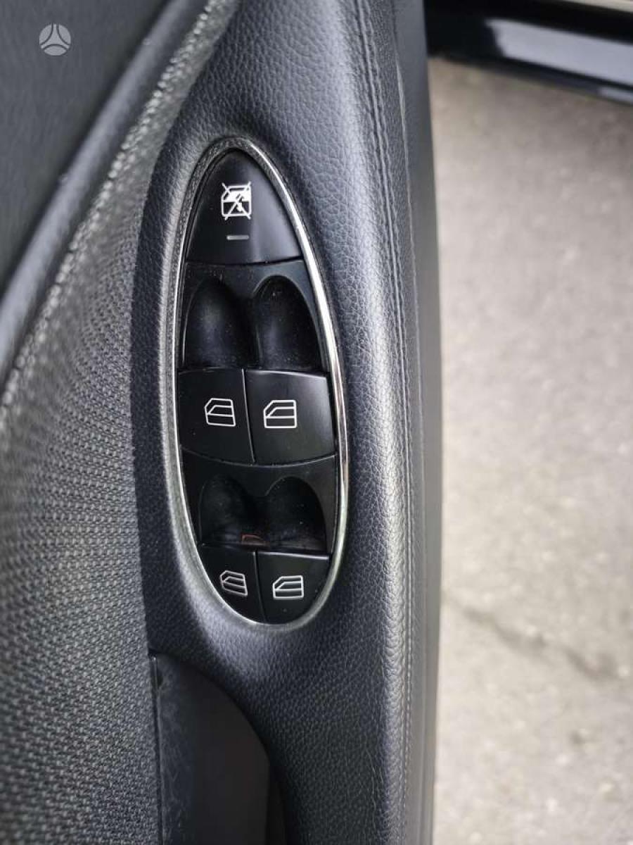 Melns Mercedes-Benz CLS 320 2006 Kauņa, ar dzinēja tilpumu 2.99 L un nobraukumu 276 tūkst. km par 2950 €, foto 17 vietnē AUTOMOTO.COM.LV