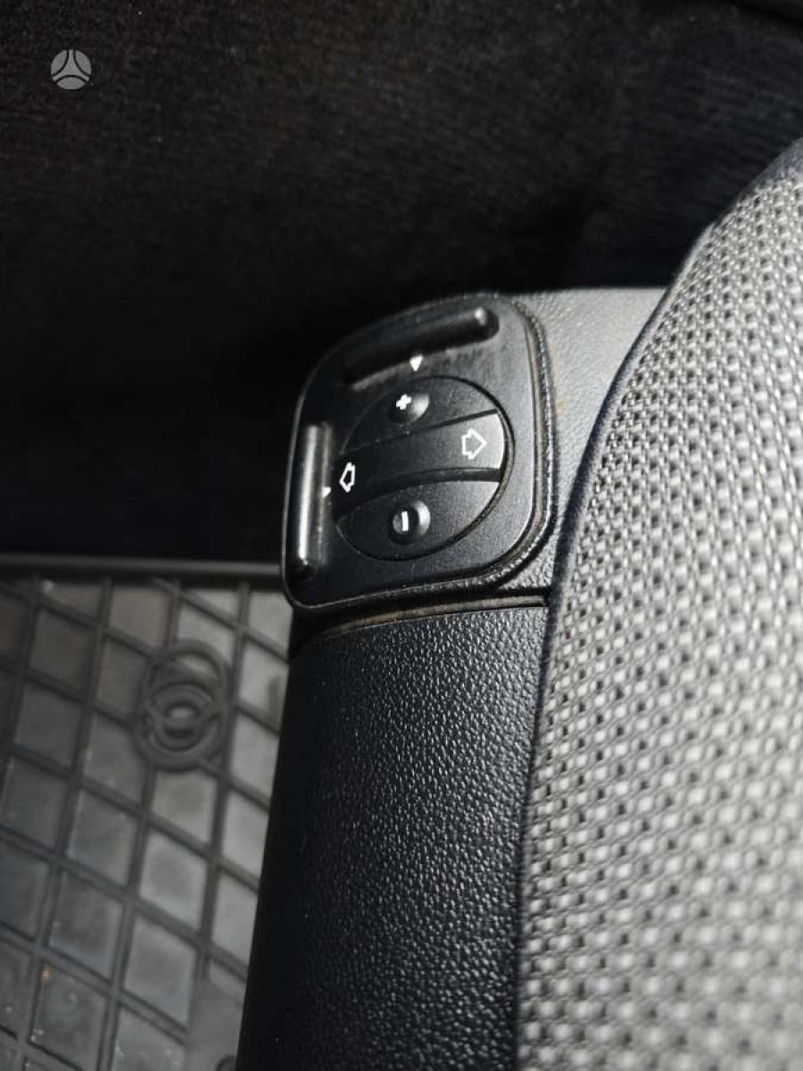 Melns Mercedes-Benz CLS 320 2006 Kauņa, ar dzinēja tilpumu 2.99 L un nobraukumu 276 tūkst. km par 2950 €, foto 20 vietnē AUTOMOTO.COM.LV