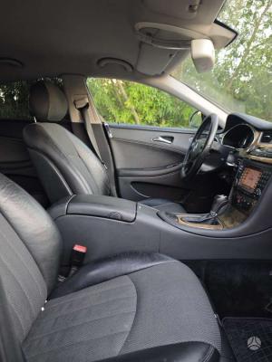 Melns Mercedes-Benz CLS 320 2006 Kauņa, ar dzinēja tilpumu 2.99 L un nobraukumu 276 tūkst. km par 2950 €, foto 22 vietnē AUTOMOTO.COM.LV