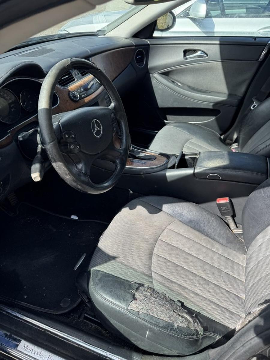 Melns Mercedes-Benz CLS 320 2006 Tallina, ar dzinēja tilpumu 0.00 L un nobraukumu 273 tūkst. km par 3500 €, foto 12 vietnē AUTOMOTO.COM.LV