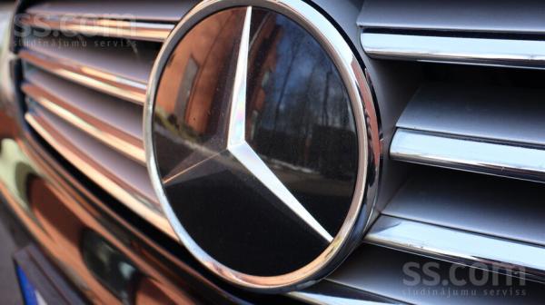 Black Mercedes-Benz CLS 320 2007 in Riga, with an engine capacity of 3.00 L and mileage of 0 thousand km for 5490 €, photo 10 on AUTOMOTO.COM.LV