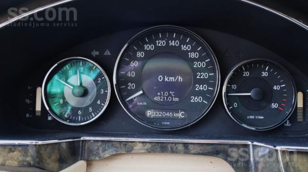 Black Mercedes-Benz CLS 320 2007 in Riga, with an engine capacity of 3.00 L and mileage of 334 thousand km for 5200 €, photo 8 on AUTOMOTO.COM.LV