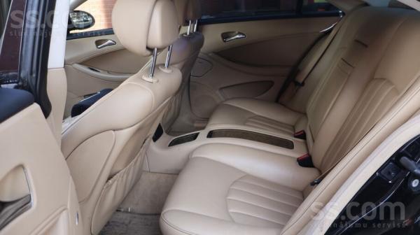 Black Mercedes-Benz CLS 320 2007 in Riga, with an engine capacity of 3.00 L and mileage of 334 thousand km for 5200 €, photo 10 on AUTOMOTO.COM.LV