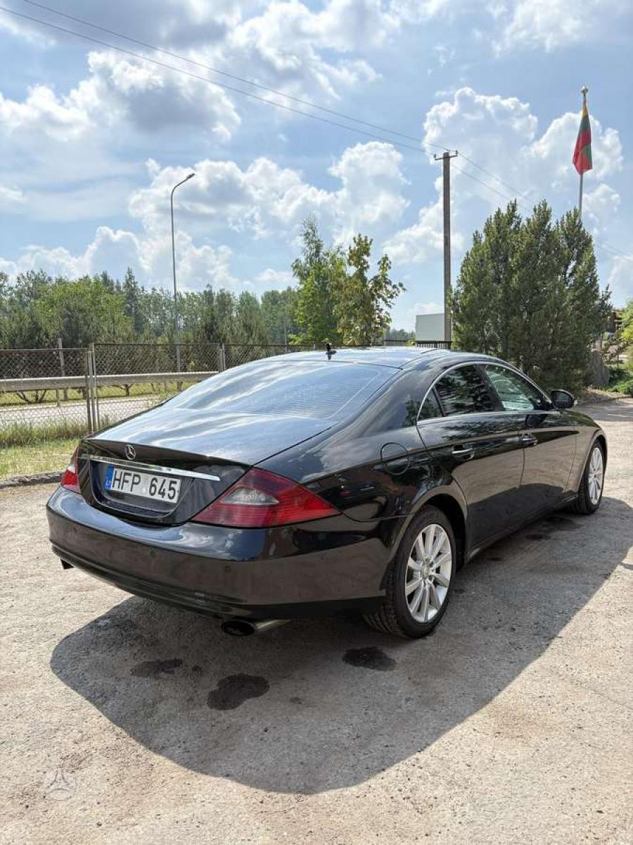 Melns Mercedes-Benz CLS 320 2007 Naujoji Akmenė, ar dzinēja tilpumu 3.00 L un nobraukumu 417 tūkst. km par 4800 €, foto 1 vietnē AUTOMOTO.COM.LV