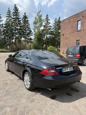 Melns Mercedes-Benz CLS 320 2007 Naujoji Akmenė, ar dzinēja tilpumu 3.00 L un nobraukumu 417 tūkst. km par 4800 €, foto 3 vietnē AUTOMOTO.COM.LV