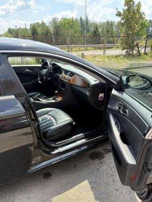 Melns Mercedes-Benz CLS 320 2007 Naujoji Akmenė, ar dzinēja tilpumu 3.00 L un nobraukumu 417 tūkst. km par 4800 €, foto 7 vietnē AUTOMOTO.COM.LV