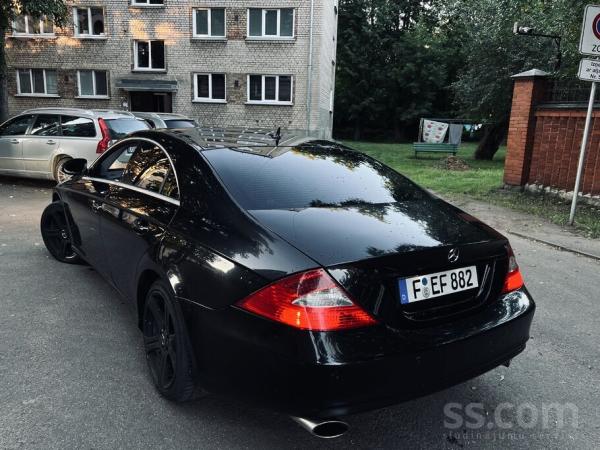 Melns Mercedes-Benz CLS 320 2007 Daugavpils, ar dzinēja tilpumu 3.00 L un nobraukumu 275 tūkst. km par 4650 €, foto 4 vietnē AUTOMOTO.COM.LV