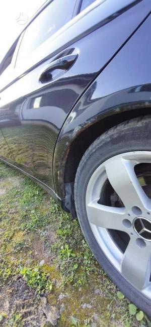 Black Mercedes-Benz CLS 320 2007 in Vilnius, with an engine capacity of 3.00 L and mileage of 326 thousand km for 2650 €, photo 4 on AUTOMOTO.COM.LV