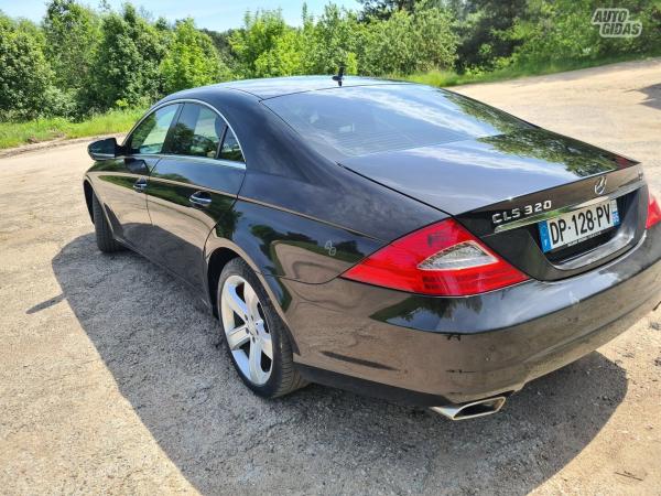 Melns Mercedes-Benz CLS 320 2008 Utena, ar dzinēja tilpumu 3.00 L un nobraukumu 229 tūkst. km par 6900 €, foto 3 vietnē AUTOMOTO.COM.LV