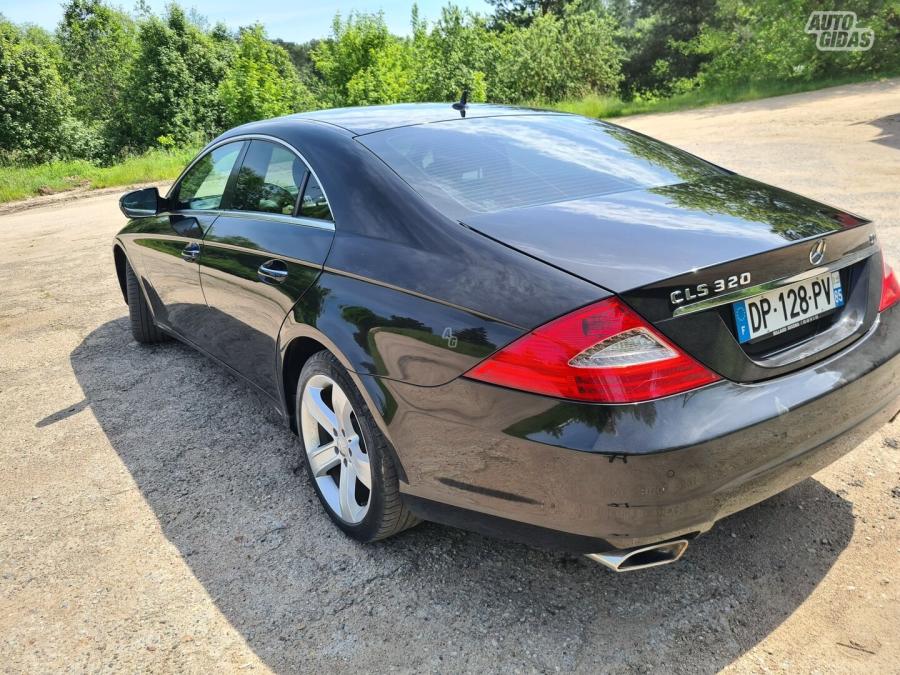 Melns Mercedes-Benz CLS 320 2008 Utena, ar dzinēja tilpumu 3.00 L un nobraukumu 229 tūkst. km par 6900 €, foto 4 vietnē AUTOMOTO.COM.LV