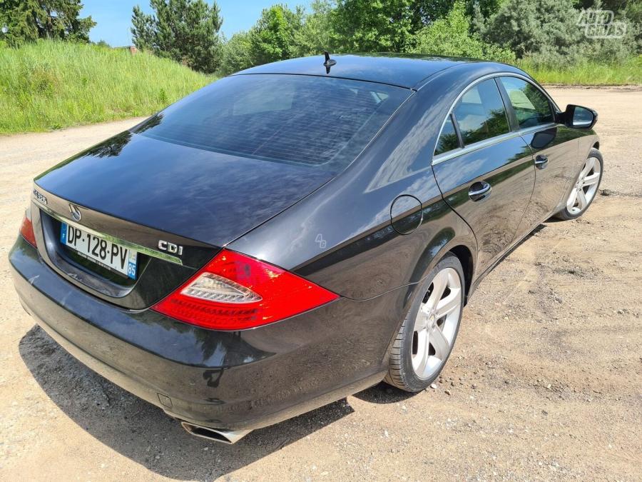 Melns Mercedes-Benz CLS 320 2008 Utena, ar dzinēja tilpumu 3.00 L un nobraukumu 229 tūkst. km par 6900 €, foto 5 vietnē AUTOMOTO.COM.LV