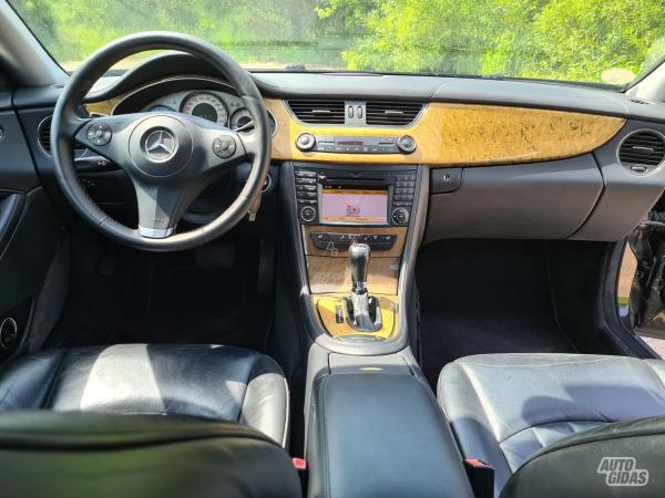 Melns Mercedes-Benz CLS 320 2008 Utena, ar dzinēja tilpumu 3.00 L un nobraukumu 229 tūkst. km par 6900 €, foto 9 vietnē AUTOMOTO.COM.LV
