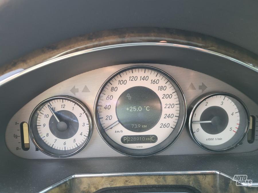 Melns Mercedes-Benz CLS 320 2008 Utena, ar dzinēja tilpumu 3.00 L un nobraukumu 229 tūkst. km par 6900 €, foto 16 vietnē AUTOMOTO.COM.LV