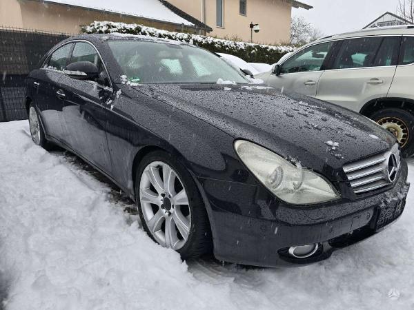 Melns Mercedes-Benz CLS 320 2008 Utena, ar dzinēja tilpumu 3.00 L un nobraukumu 350 tūkst. km par 4150 €, foto 3 vietnē AUTOMOTO.COM.LV