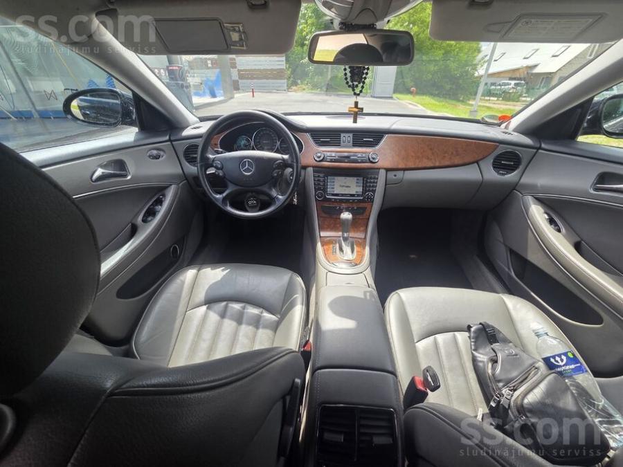 Melns Mercedes-Benz CLS 320 2008 Daugavpils, ar dzinēja tilpumu 3.00 L un nobraukumu 0 tūkst. km par 6750 €, foto 3 vietnē AUTOMOTO.COM.LV