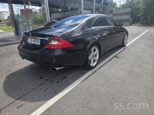 Melns Mercedes-Benz CLS 320 2008 Daugavpils, ar dzinēja tilpumu 3.00 L un nobraukumu 0 tūkst. km par 6750 €, foto 7 vietnē AUTOMOTO.COM.LV