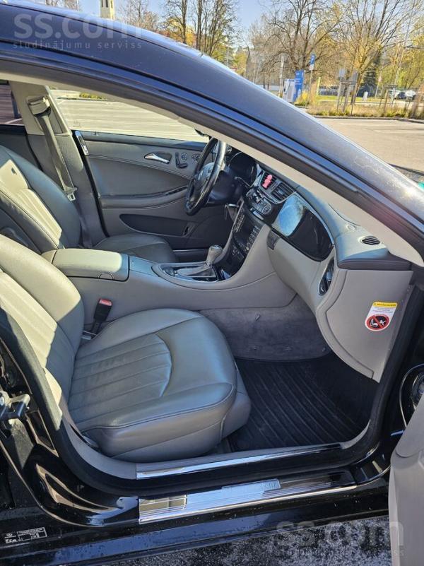 Melns Mercedes-Benz CLS 320 2008 Rīga, ar dzinēja tilpumu 3.00 L un nobraukumu 344 tūkst. km par 4500 €, foto 3 vietnē AUTOMOTO.COM.LV