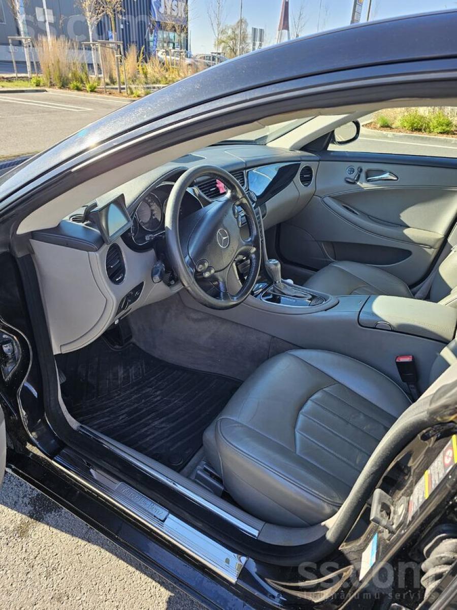 Black Mercedes-Benz CLS 320 2008 in Riga, with an engine capacity of 3.00 L and mileage of 344 thousand km for 4500 €, photo 5 on AUTOMOTO.COM.LV