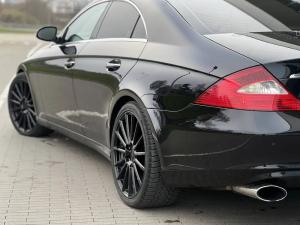 Melns Mercedes-Benz CLS 320 2008 Rēzekne, ar dzinēja tilpumu 3.00 L un nobraukumu 328 tūkst. km par 6600 €, foto 5 vietnē AUTOMOTO.COM.LV