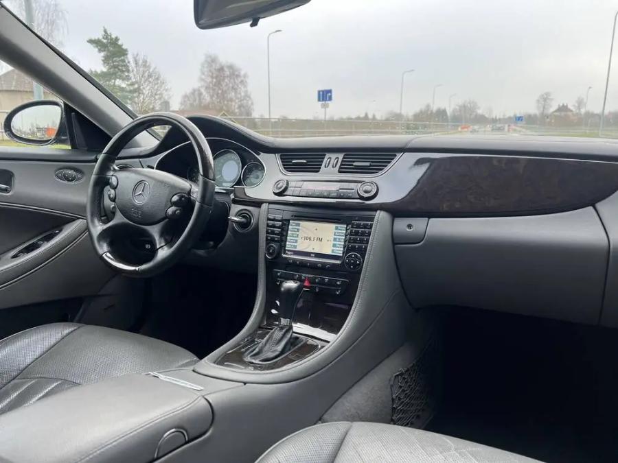 Melns Mercedes-Benz CLS 320 2008 Rēzekne, ar dzinēja tilpumu 3.00 L un nobraukumu 328 tūkst. km par 6600 €, foto 9 vietnē AUTOMOTO.COM.LV