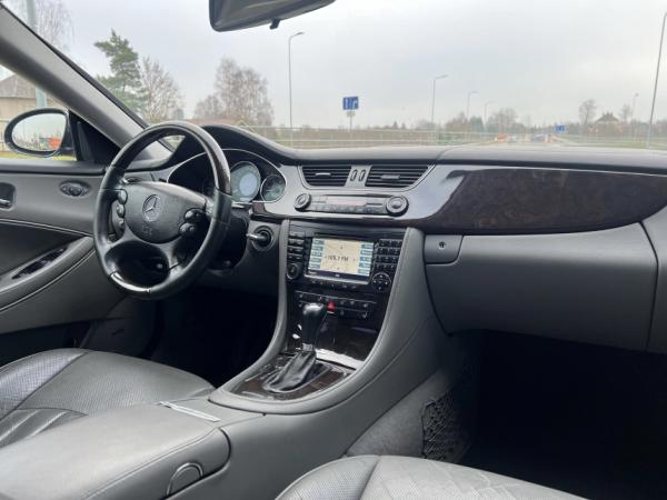 Melns Mercedes-Benz CLS 320 2008 Rīga, ar dzinēja tilpumu 3.00 L un nobraukumu 328 tūkst. km par 6800 €, foto 6 vietnē AUTOMOTO.COM.LV