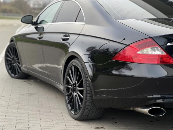 Melns Mercedes-Benz CLS 320 2008 Rīga, ar dzinēja tilpumu 3.00 L un nobraukumu 328 tūkst. km par 6800 €, foto 10 vietnē AUTOMOTO.COM.LV