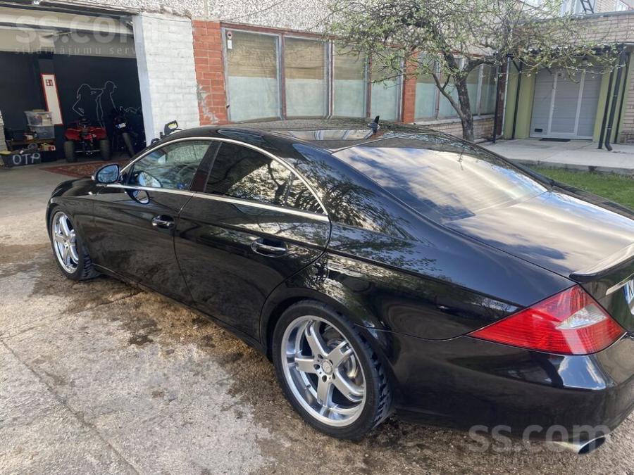 Melns Mercedes-Benz CLS 320 2008 Daugavpils, ar dzinēja tilpumu 3.00 L un nobraukumu 330 tūkst. km par 6900 €, foto 5 vietnē AUTOMOTO.COM.LV