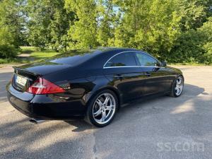 Melns Mercedes-Benz CLS 320 2008 Daugavpils, ar dzinēja tilpumu 3.00 L un nobraukumu 330 tūkst. km par 6900 €, foto 11 vietnē AUTOMOTO.COM.LV
