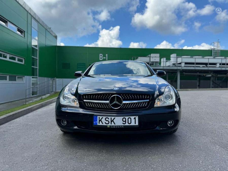 Black Mercedes-Benz CLS 320 2008 in Vilnius, with an engine capacity of 2.99 L and mileage of 340 thousand km for 4700 €, photo 4 on AUTOMOTO.COM.LV