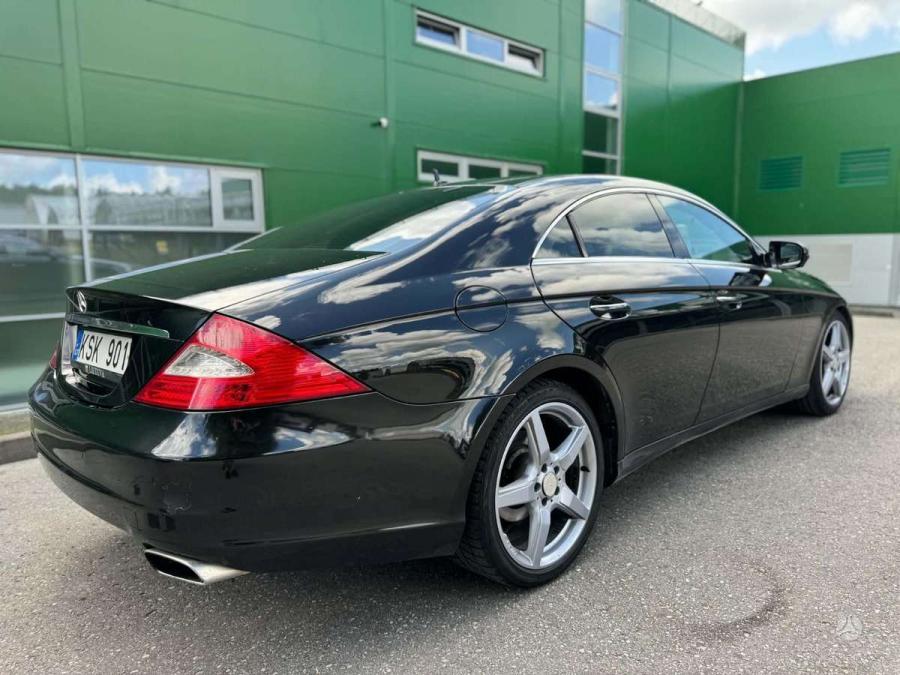 Black Mercedes-Benz CLS 320 2008 in Vilnius, with an engine capacity of 2.99 L and mileage of 340 thousand km for 4700 €, photo 8 on AUTOMOTO.COM.LV