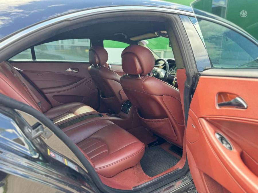 Black Mercedes-Benz CLS 320 2008 in Vilnius, with an engine capacity of 2.99 L and mileage of 340 thousand km for 4700 €, photo 10 on AUTOMOTO.COM.LV