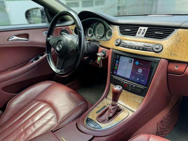 Black Mercedes-Benz CLS 320 2008 in Vilnius, with an engine capacity of 2.99 L and mileage of 340 thousand km for 4700 €, photo 10 on AUTOMOTO.COM.LV
