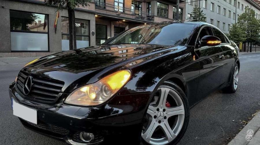 Black Mercedes-Benz CLS 320 2008 in Kaunas, with an engine capacity of 2.99 L and mileage of 350 thousand km for 6000 €, photo 4 on AUTOMOTO.COM.LV