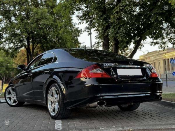 Black Mercedes-Benz CLS 320 2008 in Kaunas, with an engine capacity of 2.99 L and mileage of 350 thousand km for 6000 €, photo 4 on AUTOMOTO.COM.LV