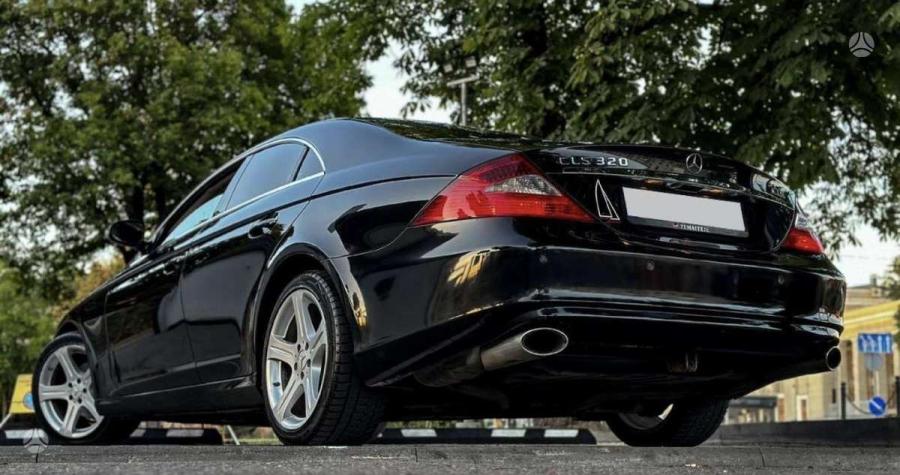 Black Mercedes-Benz CLS 320 2008 in Kaunas, with an engine capacity of 2.99 L and mileage of 350 thousand km for 6000 €, photo 7 on AUTOMOTO.COM.LV