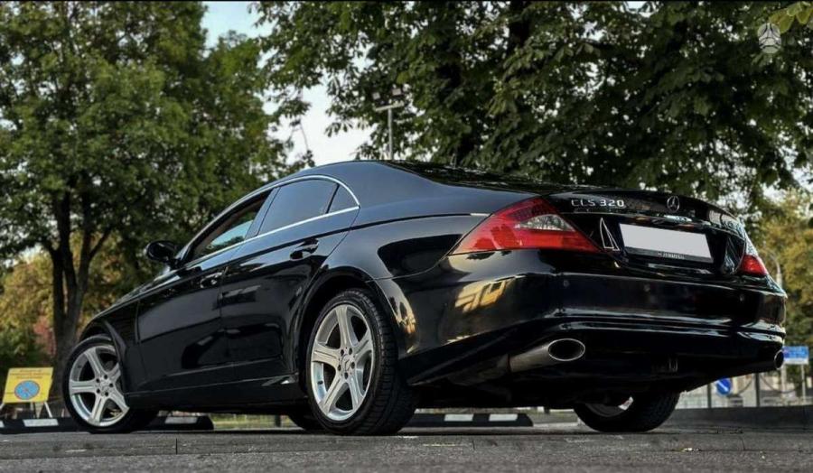 Black Mercedes-Benz CLS 320 2008 in Kaunas, with an engine capacity of 2.99 L and mileage of 350 thousand km for 6000 €, photo 11 on AUTOMOTO.COM.LV