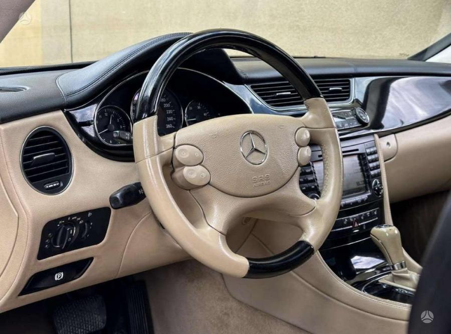 Black Mercedes-Benz CLS 320 2008 in Kaunas, with an engine capacity of 2.99 L and mileage of 350 thousand km for 6000 €, photo 25 on AUTOMOTO.COM.LV