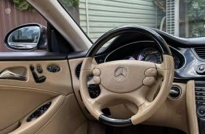 Black Mercedes-Benz CLS 320 2008 in Kaunas, with an engine capacity of 2.99 L and mileage of 350 thousand km for 6000 €, photo 27 on AUTOMOTO.COM.LV