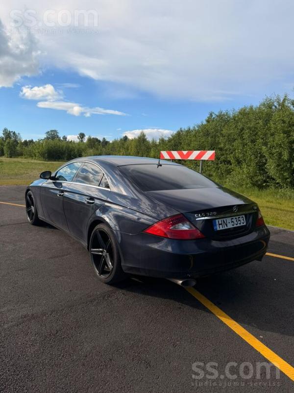Blue Mercedes-Benz CLS 320 2006 in Riga, with an engine capacity of 3.00 L and mileage of 242 thousand km for 5800 €, photo 4 on AUTOMOTO.COM.LV
