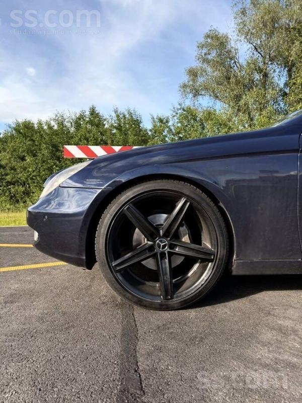 Blue Mercedes-Benz CLS 320 2006 in Riga, with an engine capacity of 3.00 L and mileage of 242 thousand km for 5800 €, photo 8 on AUTOMOTO.COM.LV