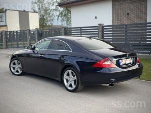 Blue Mercedes-Benz CLS 320 2005 in Jelgava, with an engine capacity of 3.00 L and mileage of 345 thousand km for 6350 €, photo 4 on AUTOMOTO.COM.LV