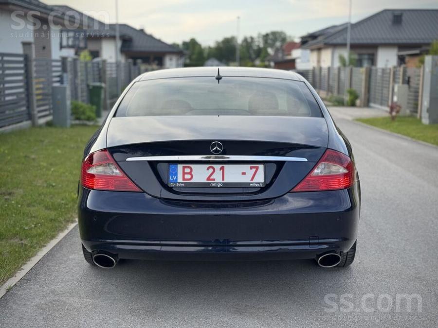 Blue Mercedes-Benz CLS 320 2005 in Jelgava, with an engine capacity of 3.00 L and mileage of 345 thousand km for 6350 €, photo 10 on AUTOMOTO.COM.LV